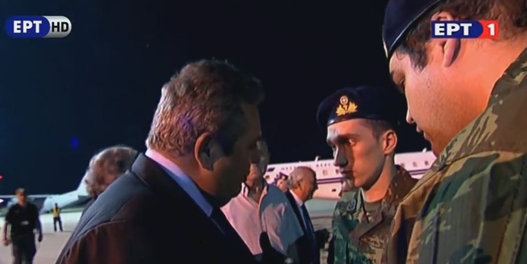 Lëvizja e papritur e Turqisë, dy ushtarakë grekë lirohen nga akuzat ...