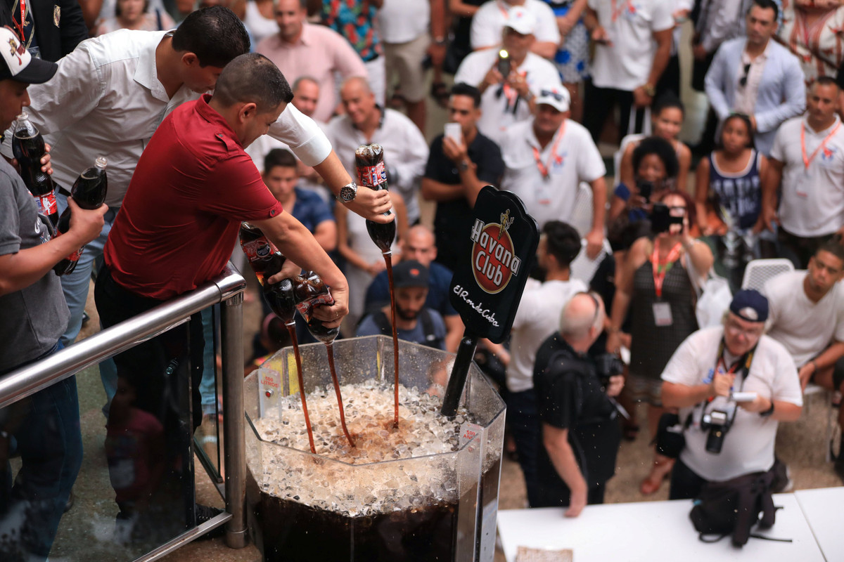 A giant cocktail of one thousand liters is created in Cuba - KOHA.net