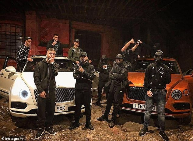 Der „Gott“ der Straßen in England, die albanische Bande „Hellbanianz ...