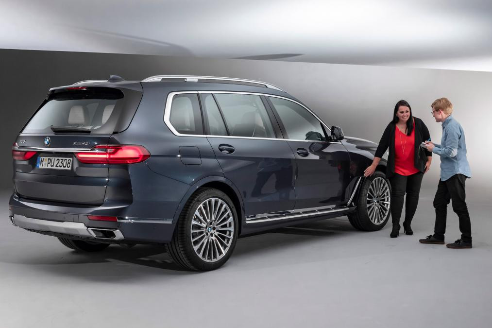The giant BMW X7 car is getting ready - KOHA.net
