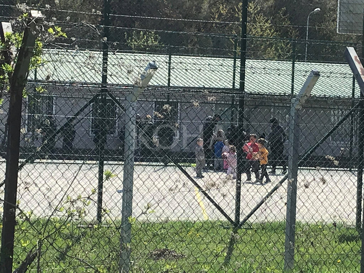 Dy algjerianë arratisen nga Qendra e azilantëve në Vranidoll - KOHA.net