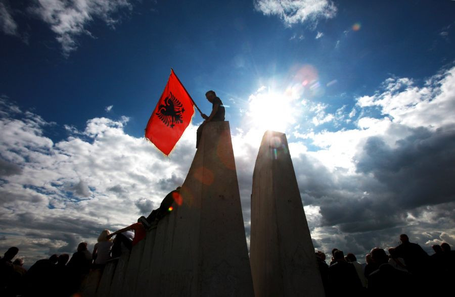 Përshëndetet votimi i Pr/ligjit për Simbolet Kombëtare në Mal të Zi ...