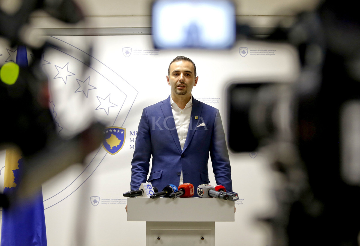 Skandali me Telekomin: Këtë javë raporton ministri Lluka - KOHA.net
