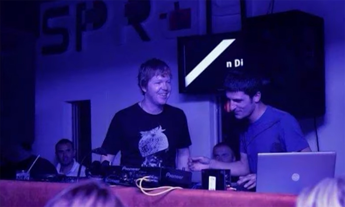 Rizaj rrëfen se si ishte jeta e natës në Kosovën e pasluftës - KOHA.net