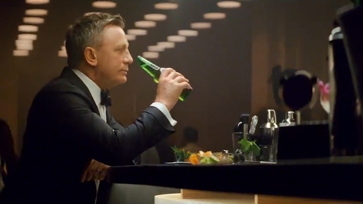 Daniel Craig, në reklamën e re të birrës “Heineken” - KOHA.net Daniel Craig, në reklamën e re të birrës “Heineken” - KOHA.net