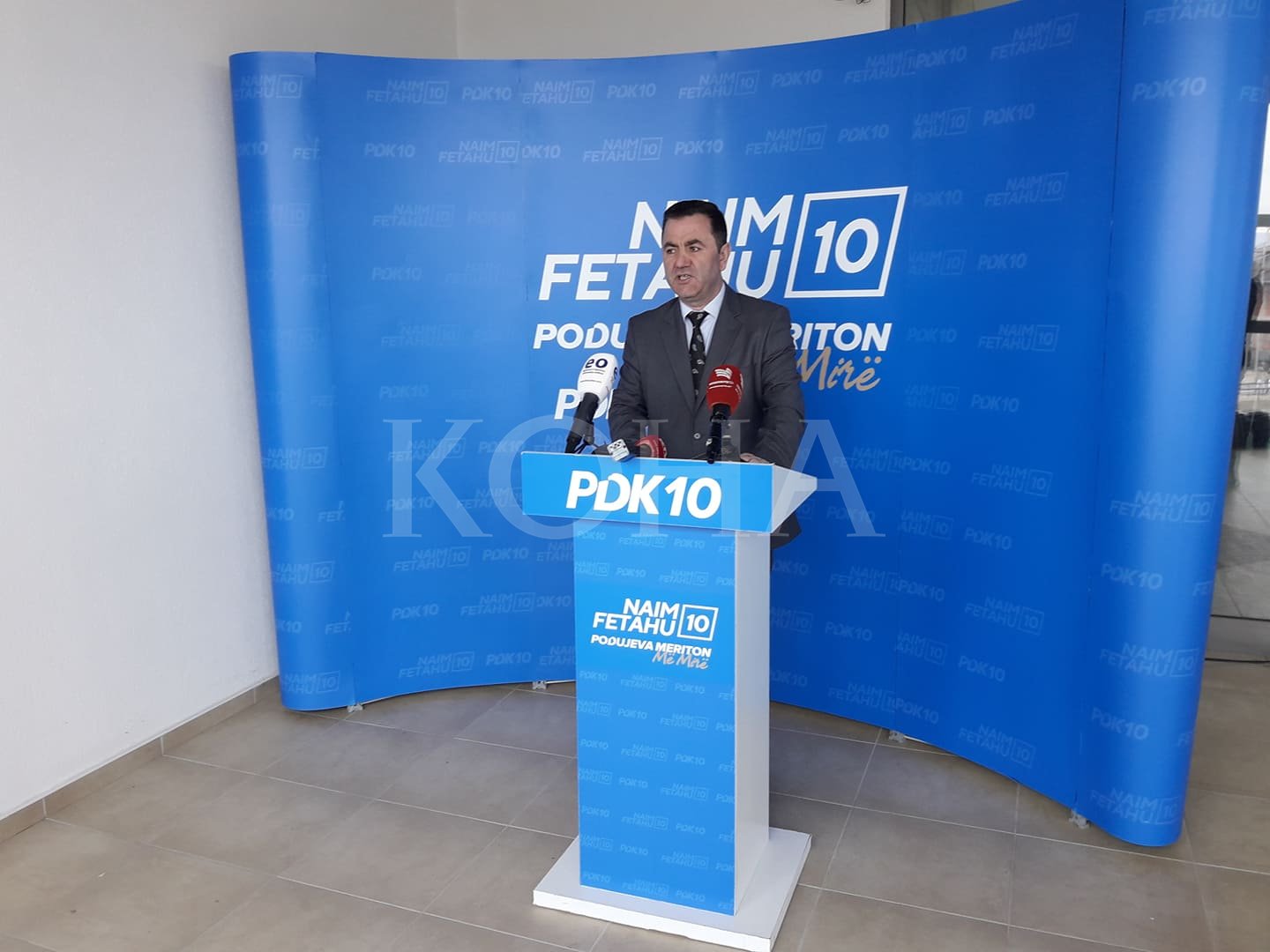 Fetahu premton transport e parkingje publike në Podujevë - KOHA.net