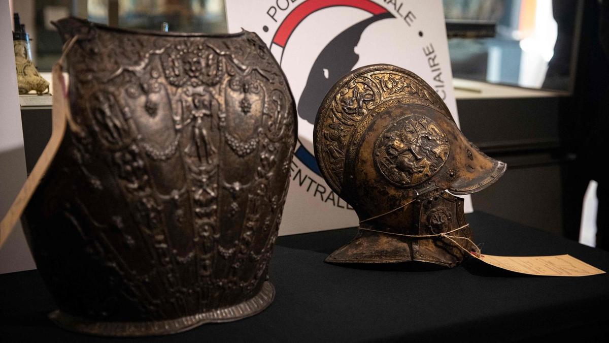 La armadura que fue robada hace casi 40 años es devuelta al Louvre - KOHA.net