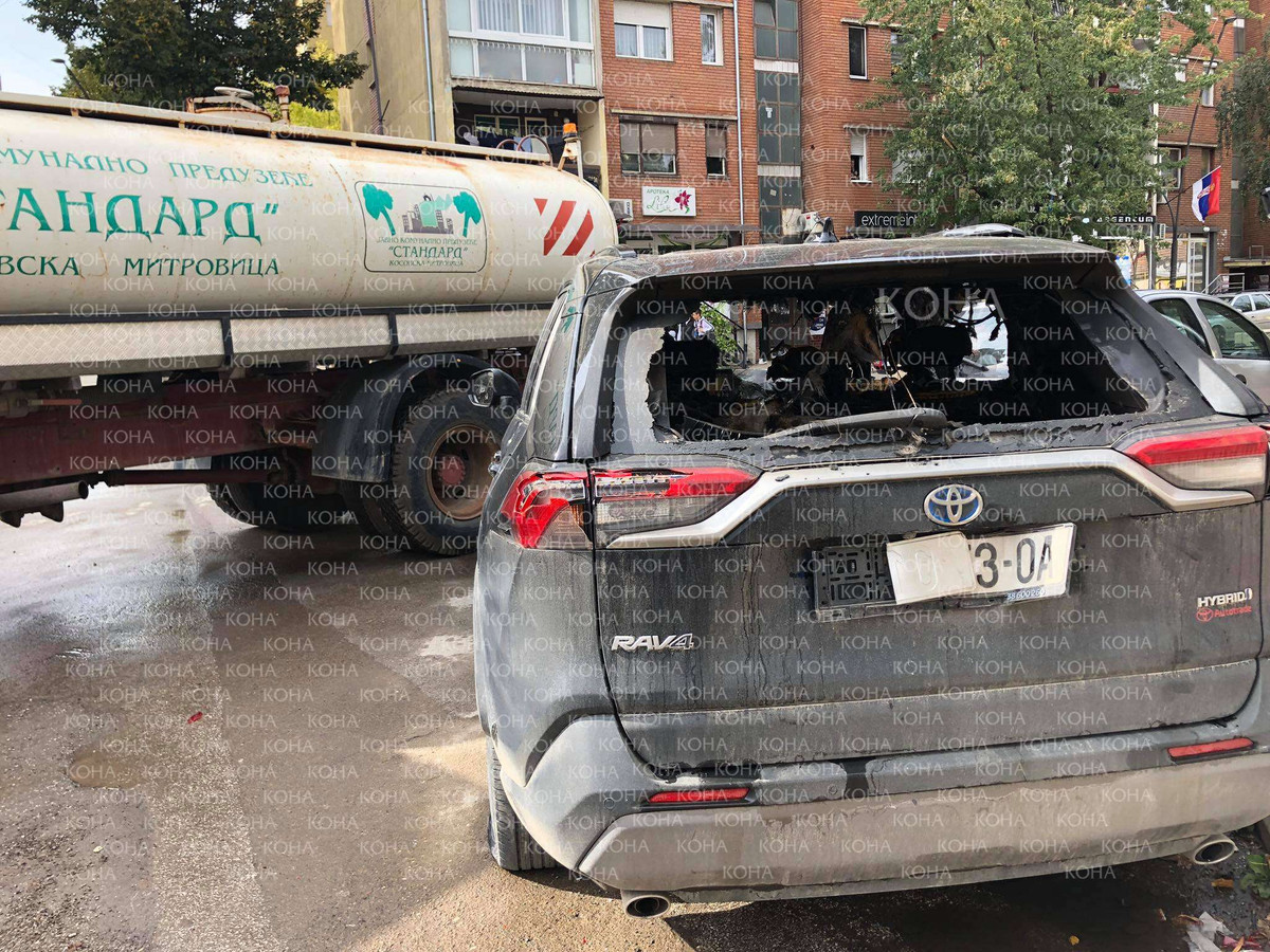 Serbs burn cars with Kosovo license plates - KOHA.net