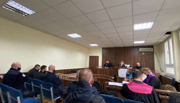 Por tercera vez, el tribunal multa con 250 euros al abogado defensor ...