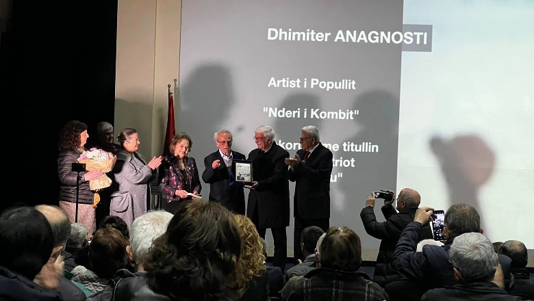 Dhimitër Anagnosti nderohet në Vlorë si krijues ikonik në kinematografi ...