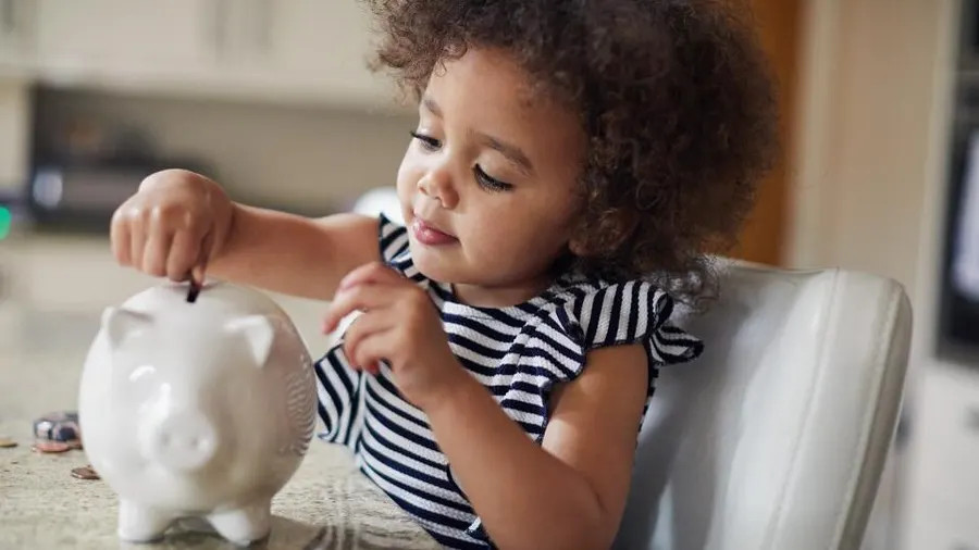 Tetë mënyra se si t’i mësoni fëmijët të kursejnë - KOHA.net