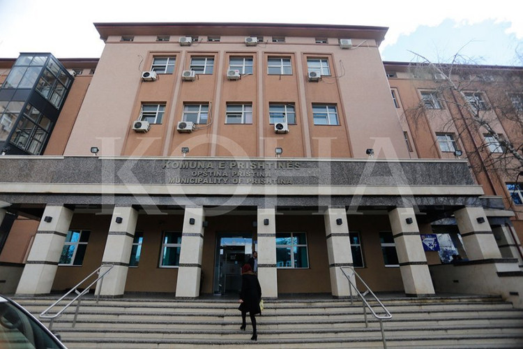 Opozita merr nën drejtim ndërmarrjet publike në Prishtinë - KOHA.net