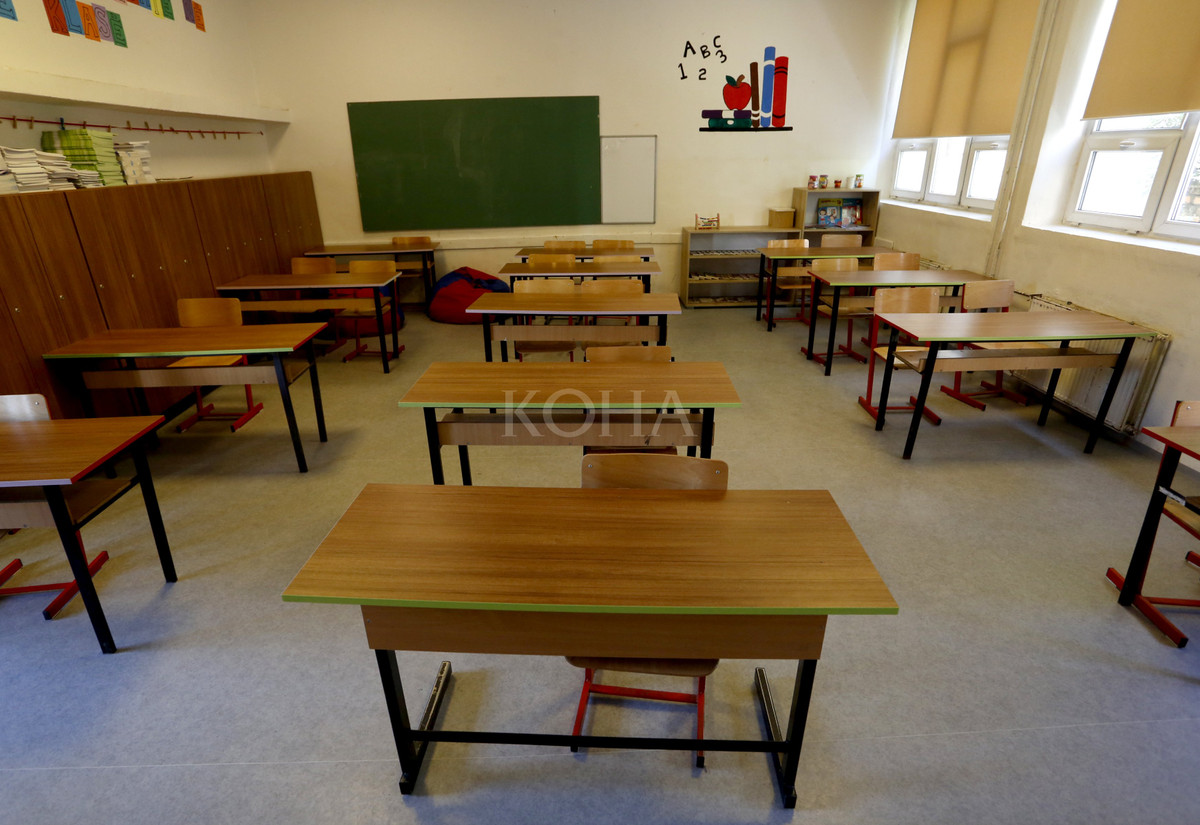 Ministria përfshin lëndën e kodimit, por shumë shkolla janë pa ...