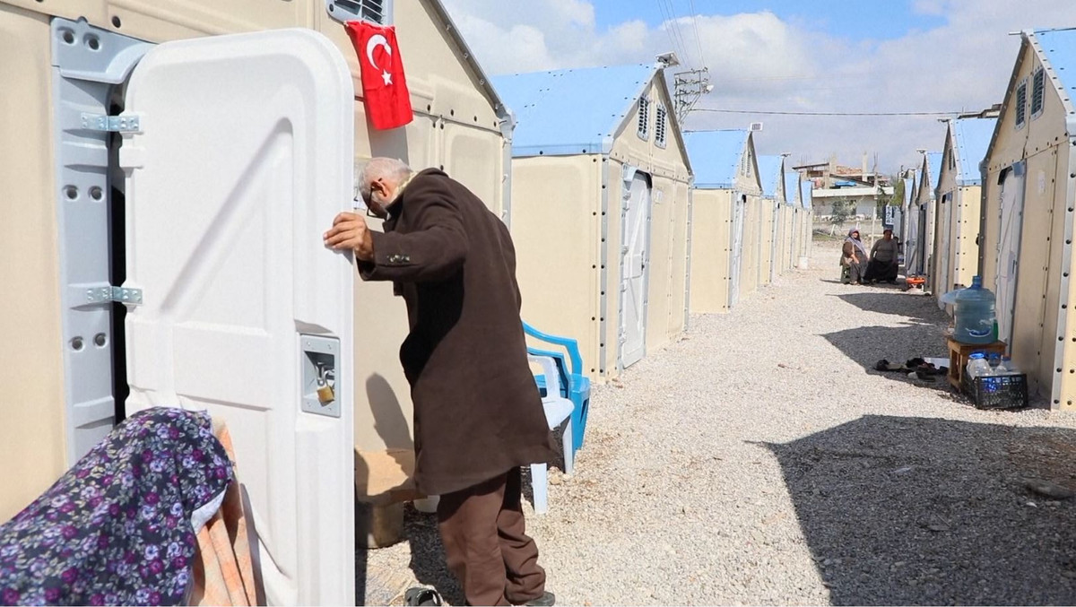 Shtëpiza mobile për të mbijetuarit e tërmetit - KOHA.net