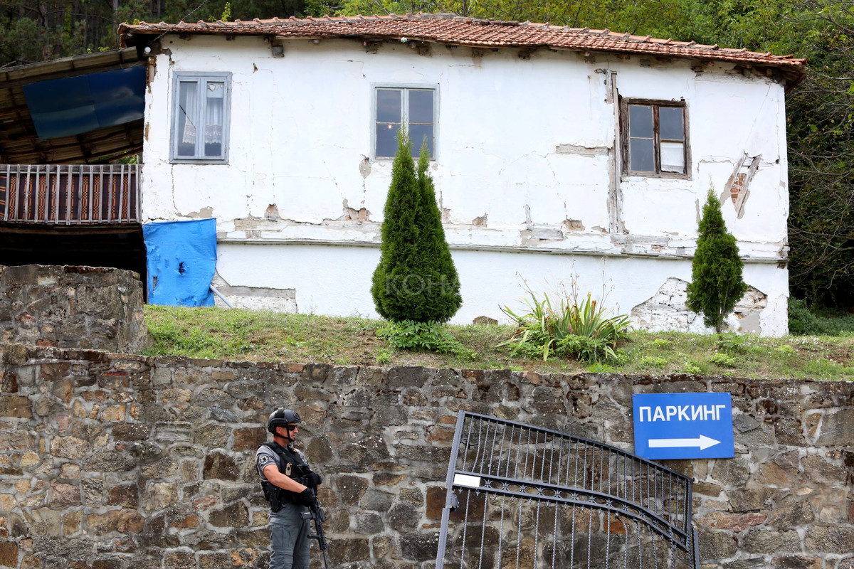 Arrestohet një person në Banjskë, u kap me armë dhe me emblemë të ...