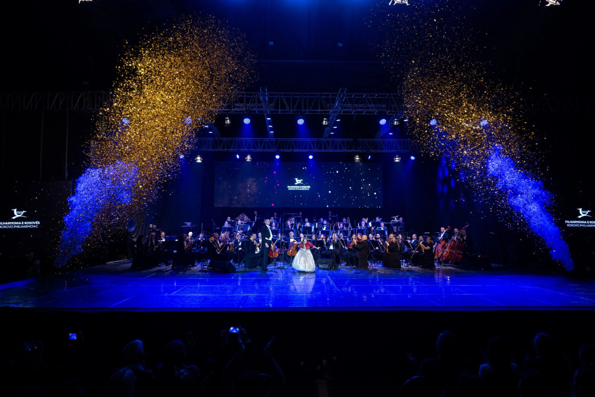Filharmonia me tinguj feste e spektakël hyn në vitin tjetër si qiraxhi ...