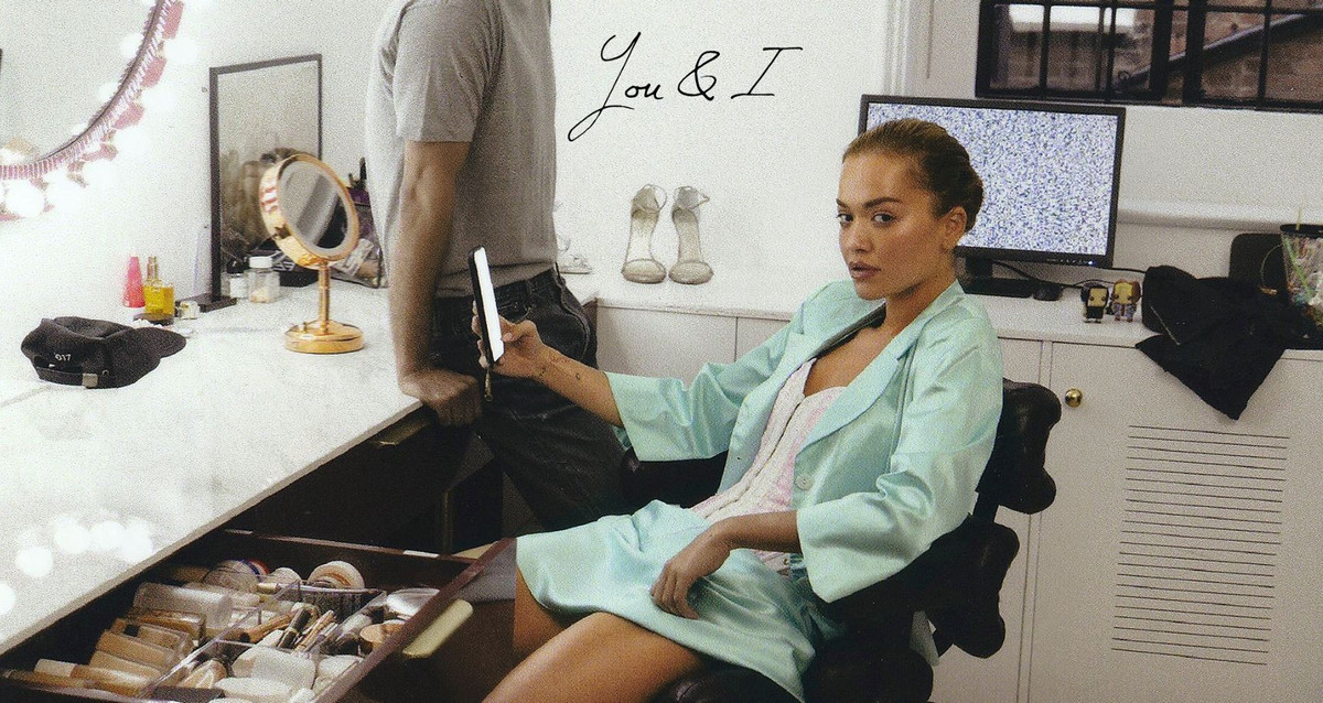 Rita Ora publikon videoklipin e këngës për nënën - KOHA.net