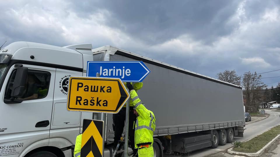 Aliu njofton për heqjen e tabelave me alfabet cirilik në veri dhe ...