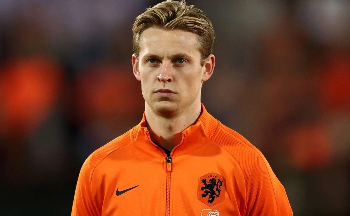 De Jongu Kthehet Te Holanda Mungojnë Depay E Ake