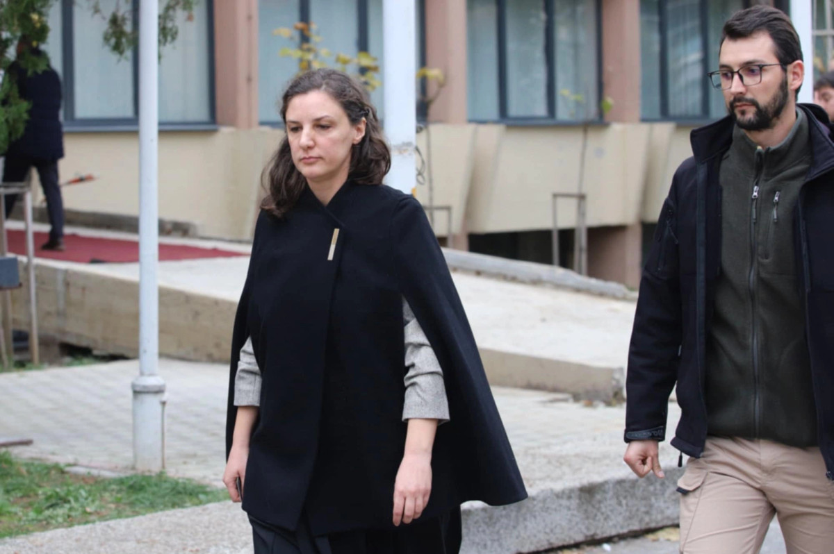 Ministrja Rizvanolli intervistohet nga Prokuroria Speciale - KOHA.net