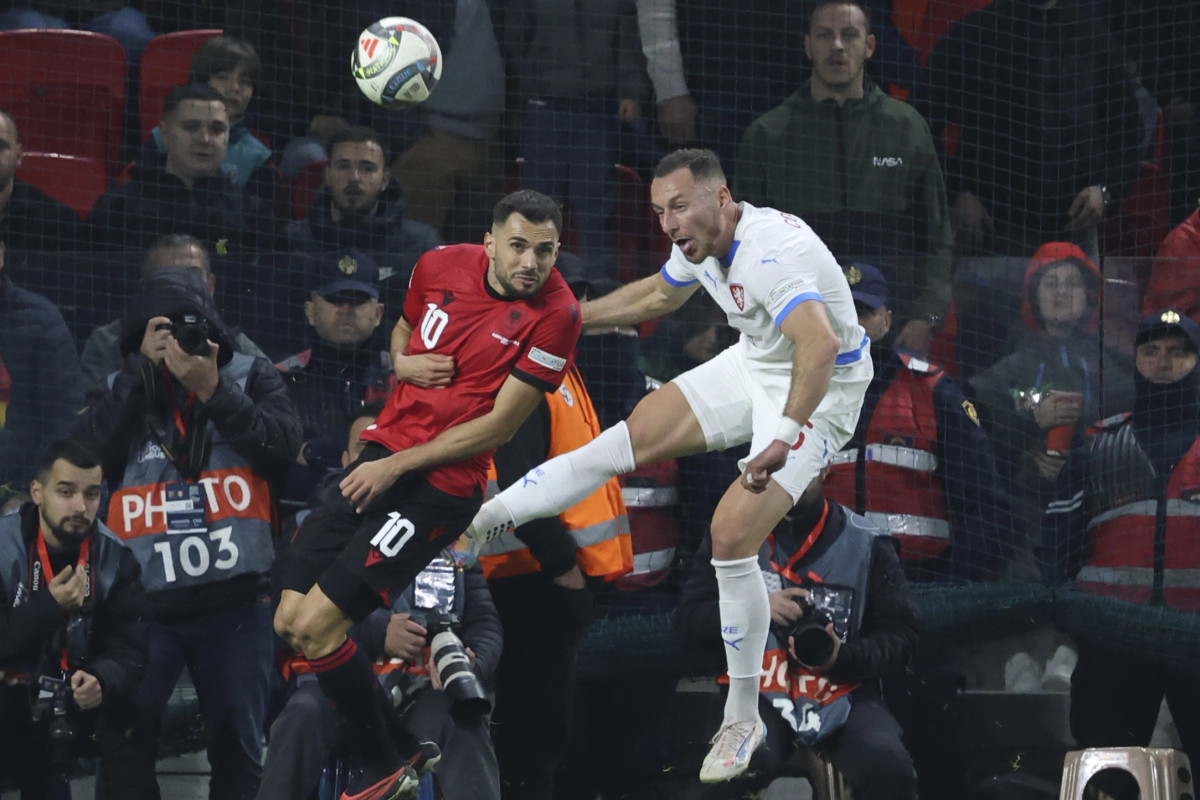 Vetëm barazim për kuqezinjtë, gara mbetet e hapur - KOHA.net