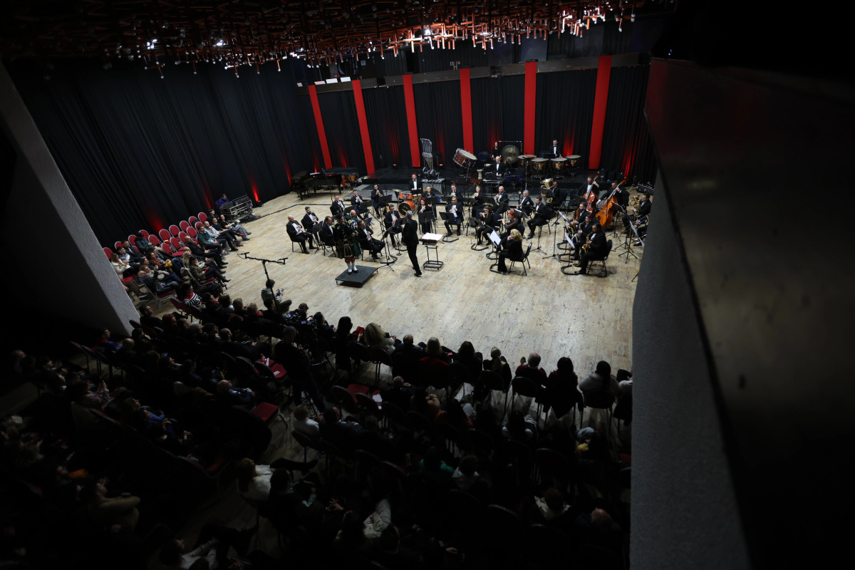 Orkestra Frymore në tinguj feste që kulmojnë me “Vallet ilire” - KOHA.net