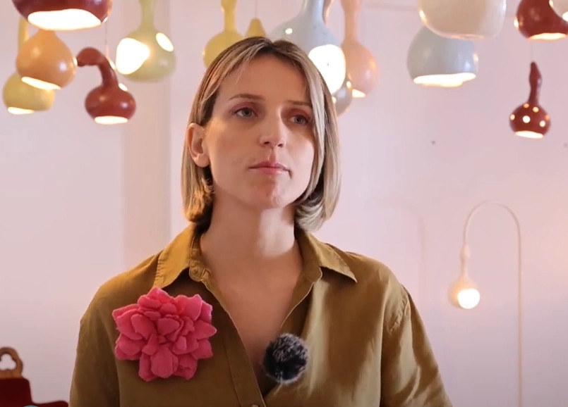 Artistja Fitore Syla, lekat e dikurshme i shndërron në llamba ndriçuese ...