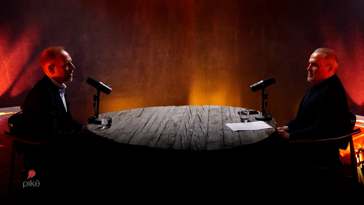 Pikë me Veton Surroin: Kalimi i Amerikës nga izolacionizmi në ...