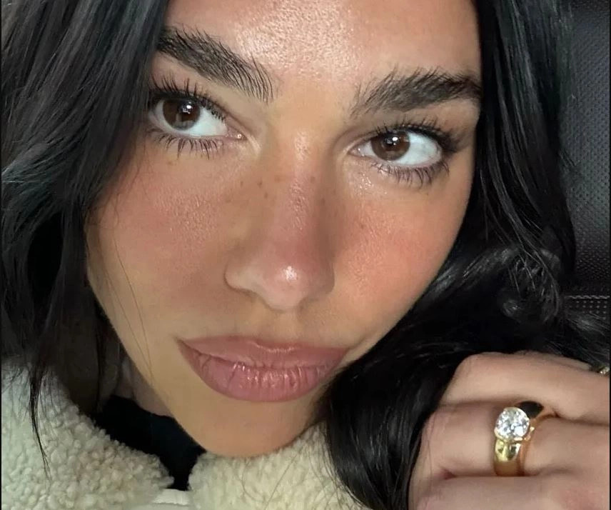 Unaza e Dua Lipës bëhet trend - KOHA.net