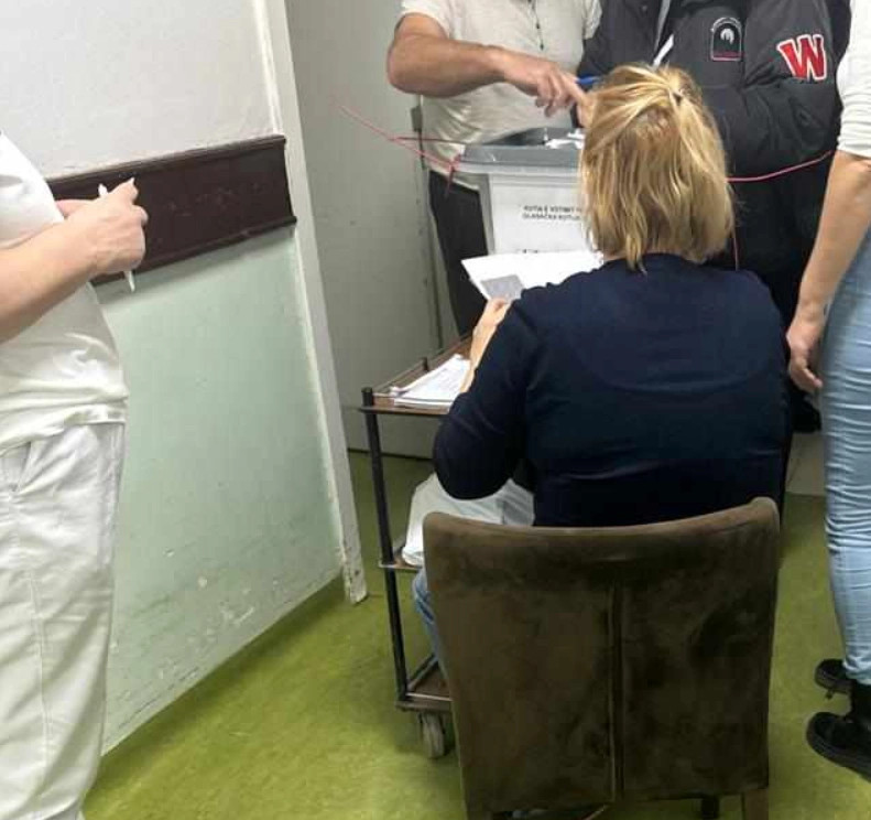 Sipas mjekut Gllareva, në Pulmologji u votua edhe pas orës 19:00 - KOHA.net