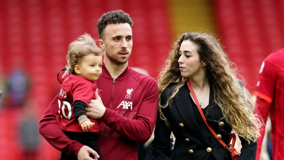 Liverpool will give Jota's wife two years of the footballer's salary ...