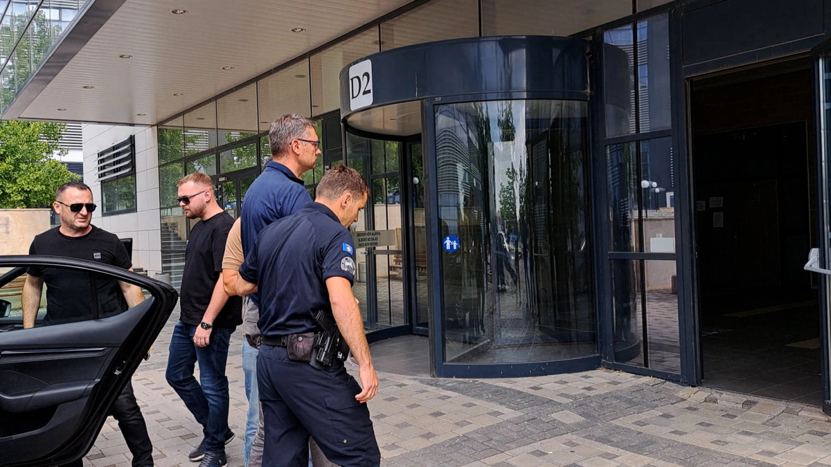 Un fonctionnaire serbe qui a insulté l'UCK plaide coupable - KOHA.net