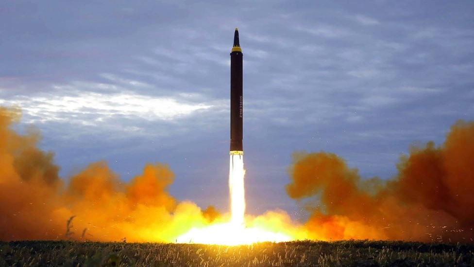 Le monde redoute à nouveau les armes nucléaires. Quels pays en ...