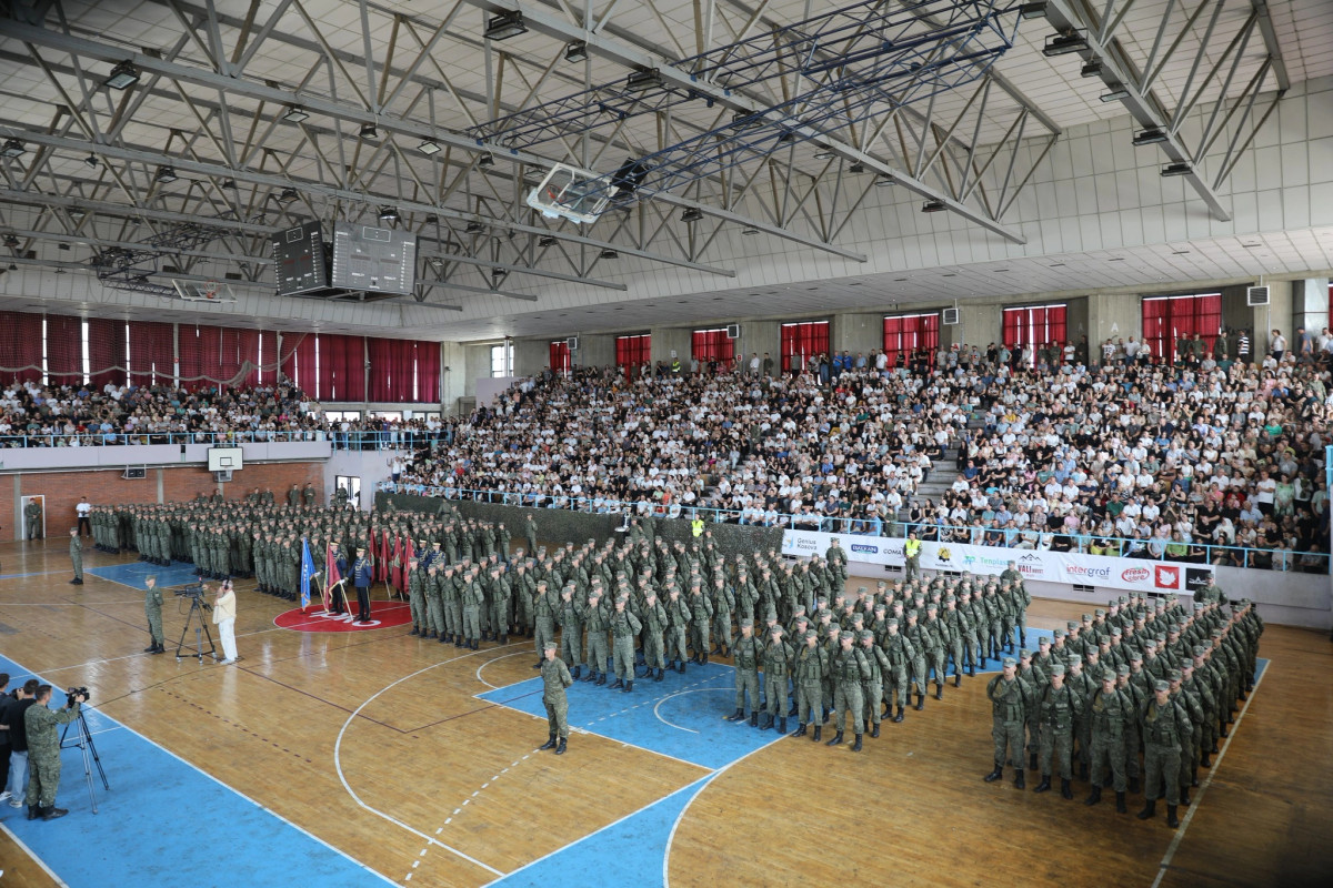 Betohen 350 rekrutë të rinj të FSK-së - KOHA.net