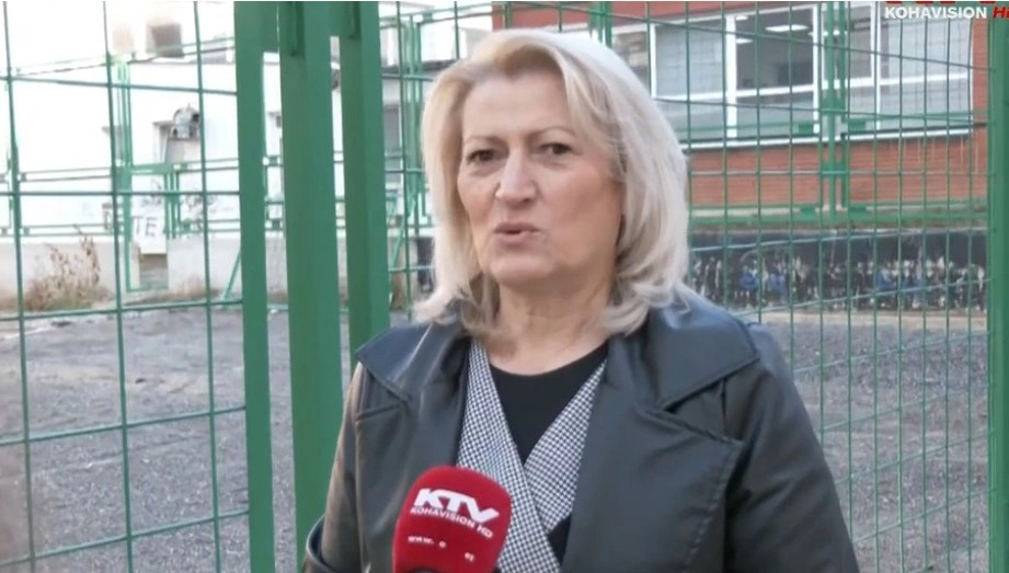 Shkolla ”Pavarësia” - Kërkohet të kthehet fusha sportive për nxënësit ...