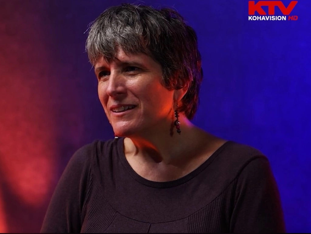 Elizabeth Gowing hat den Punkt mit Veton Surroin - KOHA.net