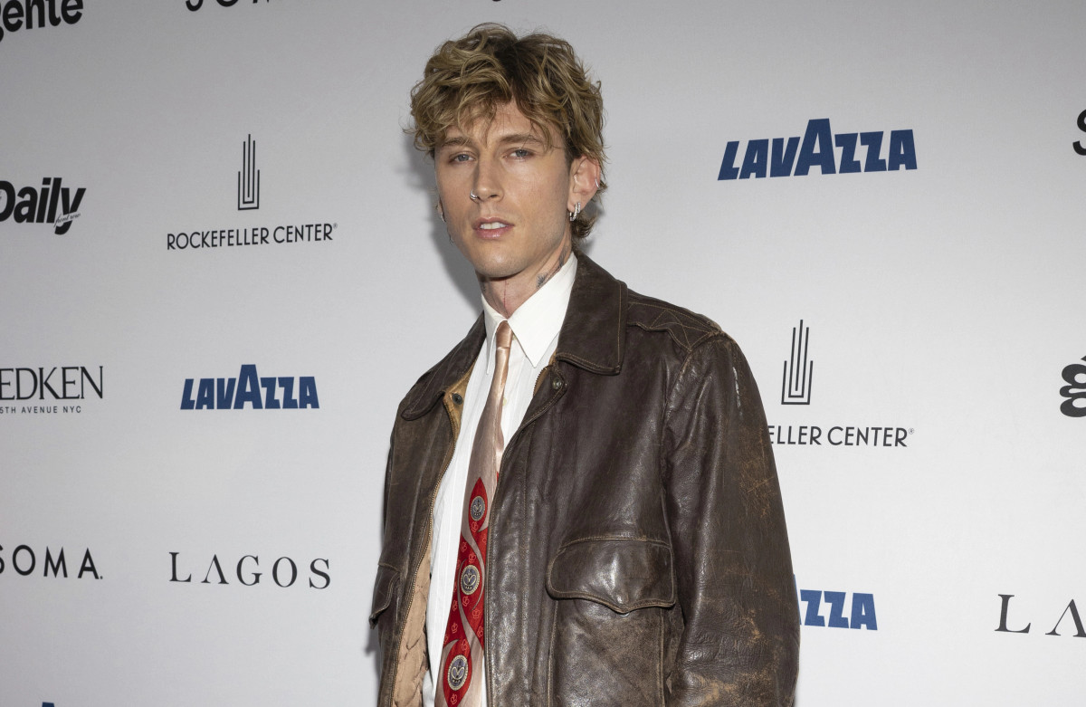 Machine Gun Kelly llama a Megan Fox "la mejor compañera" para la ...