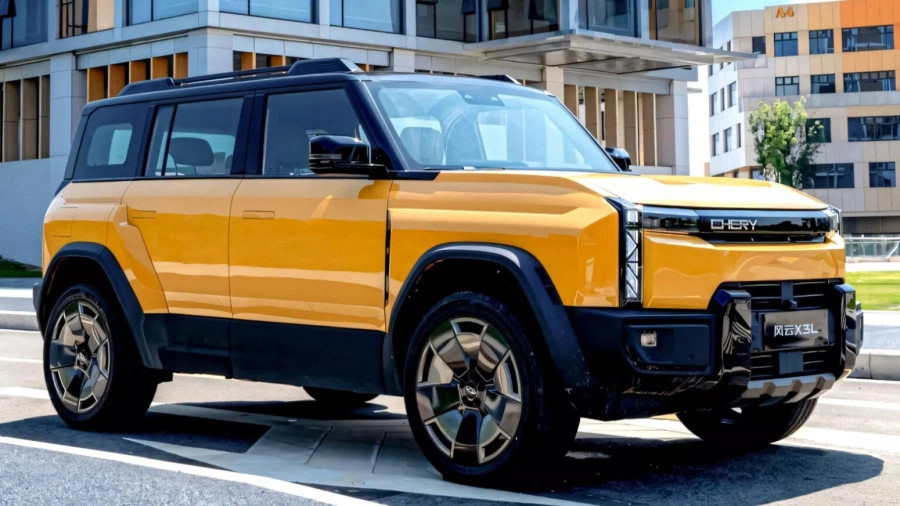 The Chinese copy of the Land Rover Defender that costs only 14.500 ...