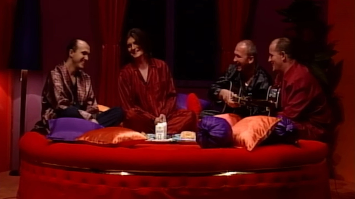 Im Bett mit Armend: Naim Abazi, BB Poqi und Agim Gërguri – KTV ARKIV ...