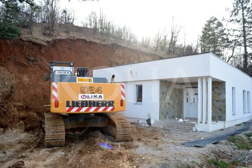 Shembja e dheut lë jashtë funksionit Qendrën e informimit për turizmin ...