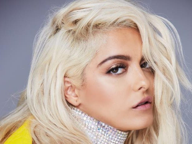 Bebe Rexha thotë se është ngacmuar seksualisht nga producenti i Drake ...